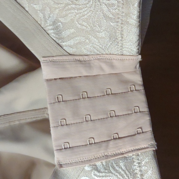 Playtex | Intimates & Sleepwear | Playtex 449 44d Plus Size Bra ...
